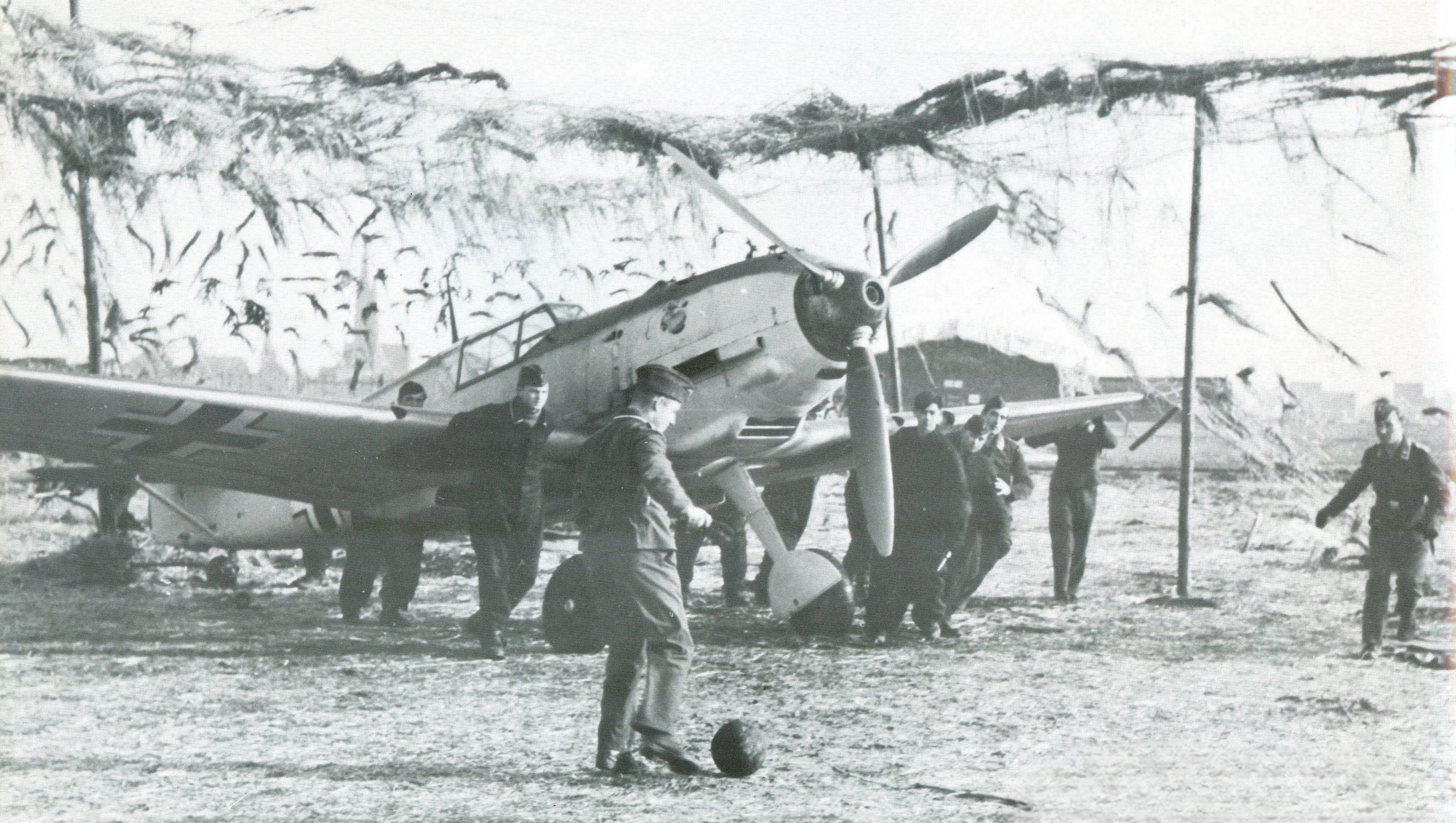 Index of /Articles/VinceTassone/MesserschmittBf109FuselageSideColors/