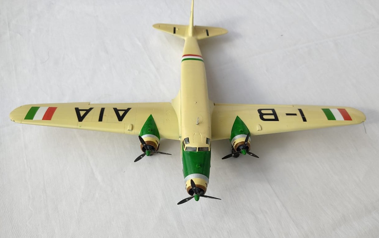 STORMO! Italeri 1/72 Savoia Marchetti SM.82 by Vincent Fiore