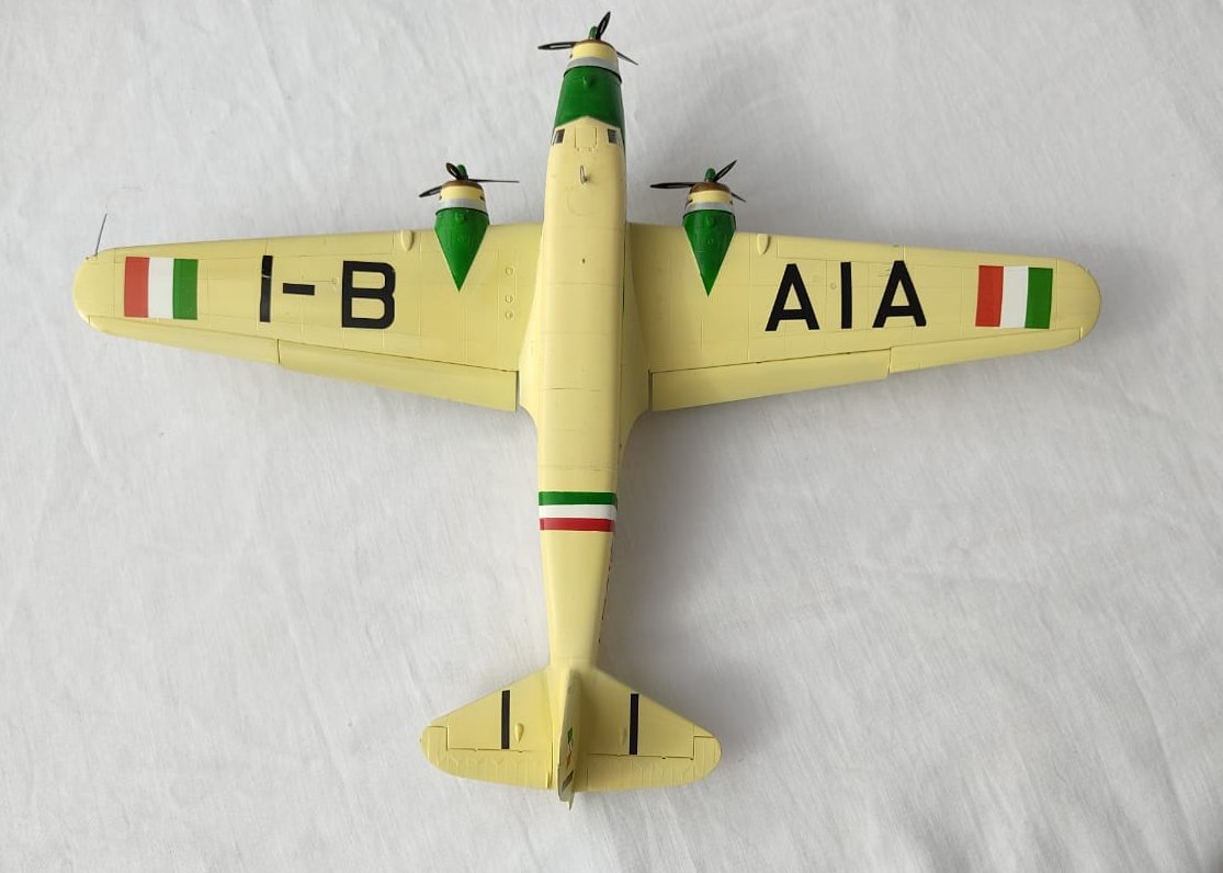 STORMO! Italeri 1/72 Savoia Marchetti SM.82 by Vincent Fiore